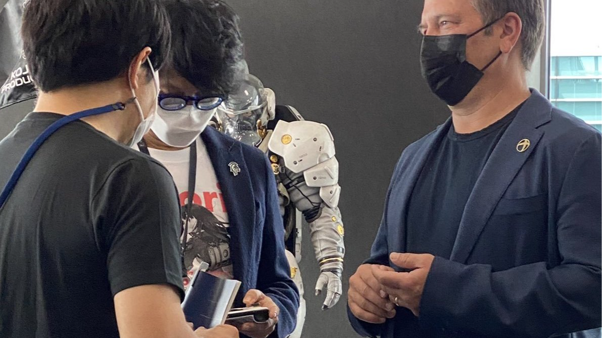 Hideo Kojima was Photographed Trying the New Logitech Android Handheld ...
